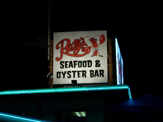 Sashamon brings Hawaiian vibe to Rusty's