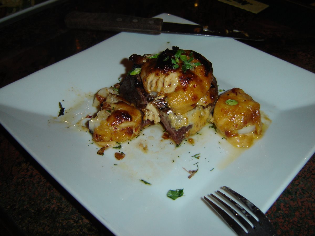 Colonnade Cafe Eau Gallie Art District